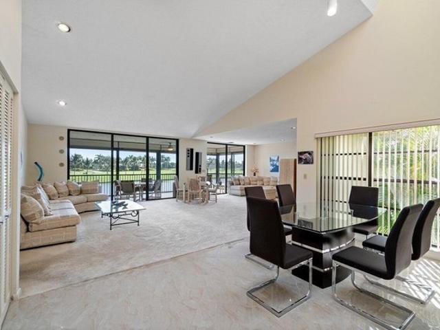 18 Eastgate Dr Apt D, Boynton Beach, FL 33436