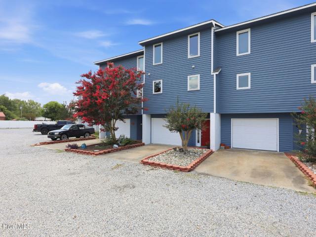 18 Eastern Shore Townhouses # 18