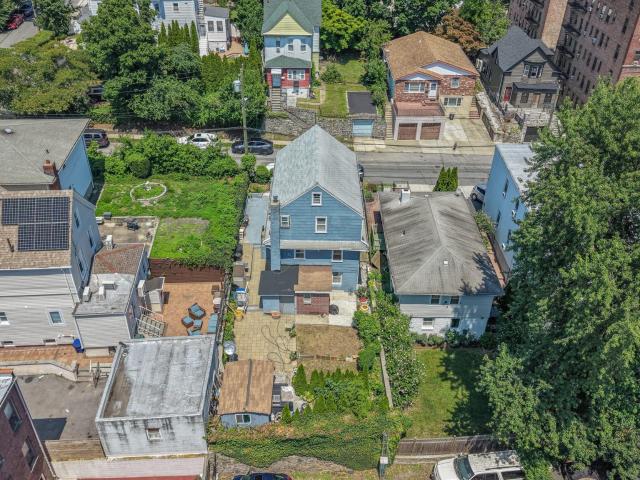 18 Edgewood Avenue