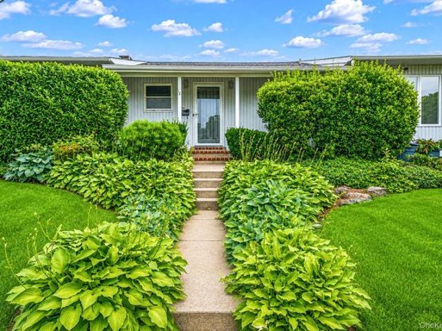 18 Edi Ave, Plainview, NY 11803
