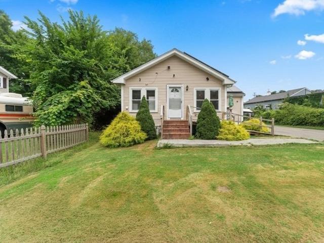 18 Edinboro Ave, Brockton, MA 02301