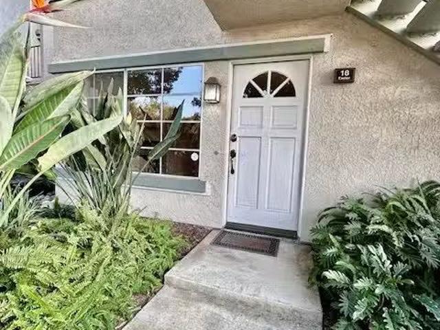18 Exeter, Unit 22, Irvine, CA 92612