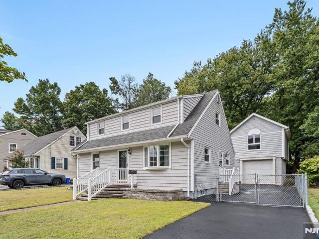 18 Farmingdale Avenue