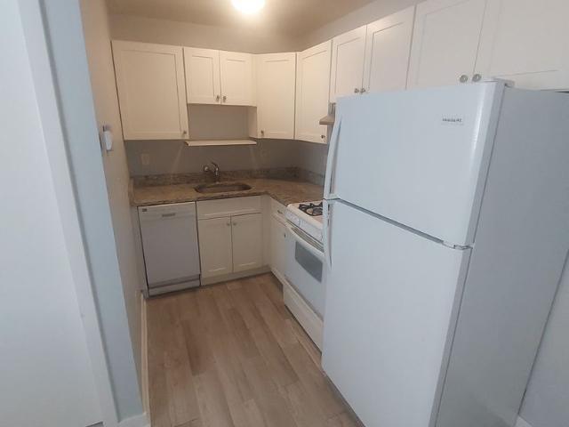 18 Farmington Ave