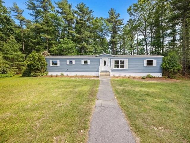 18 Foxtail Dr, Kingston, MA 02364