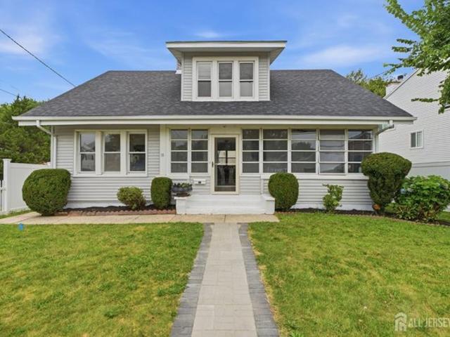 18 Fox Rd, Edison, NJ 08817