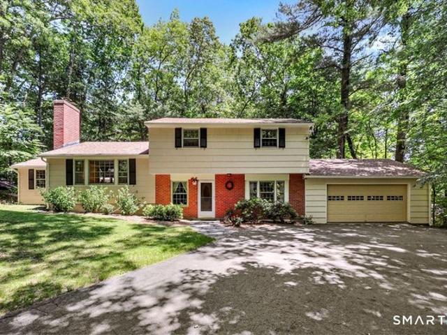18 Foxridge Ln, Avon, CT 06001