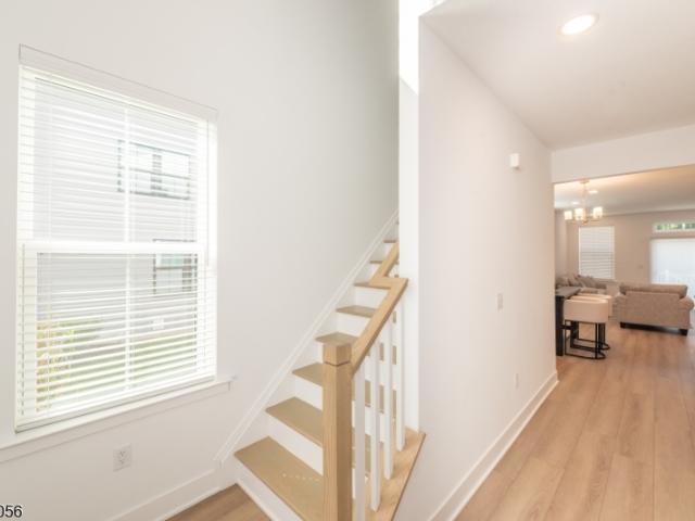 18 Flower Horn Blvd