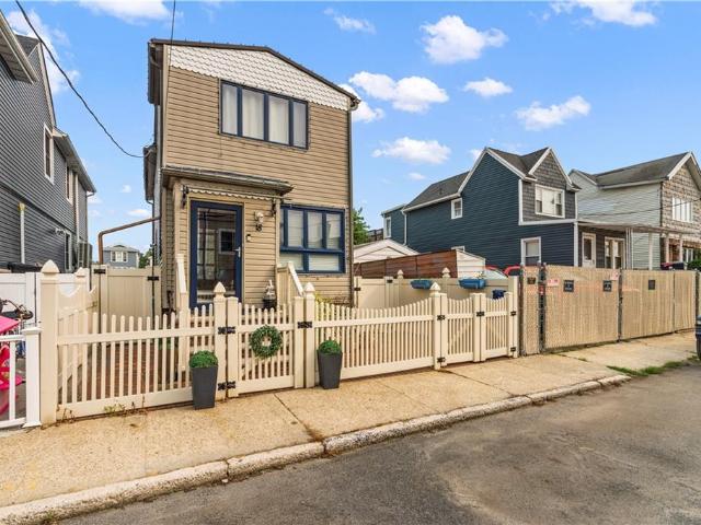 18 Gotham Avenue