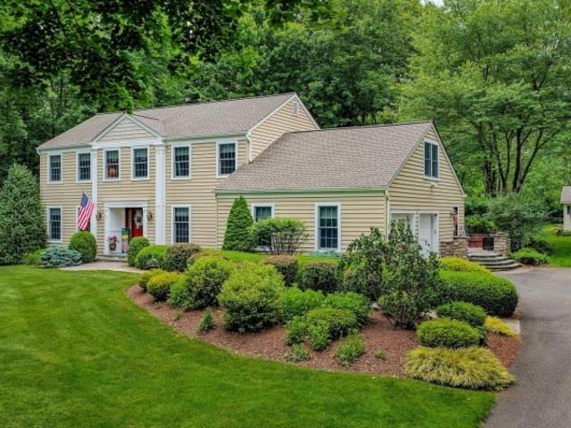 18 Glen Ridge Dr
