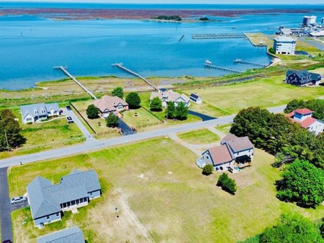 18 Hammock Pt, Crisfield, MD 21817