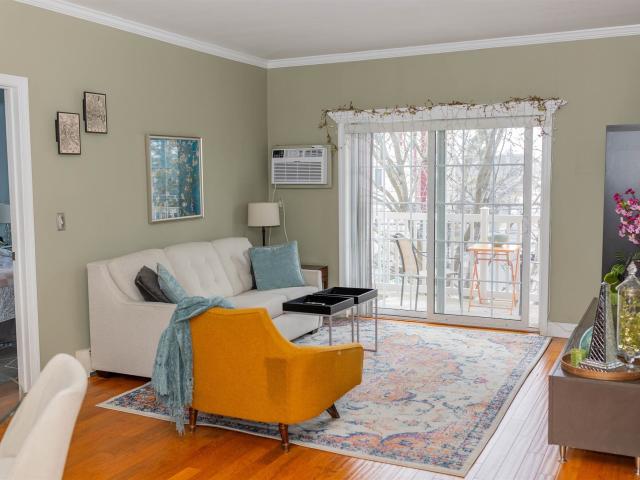18 Harbor Avenue # 304
