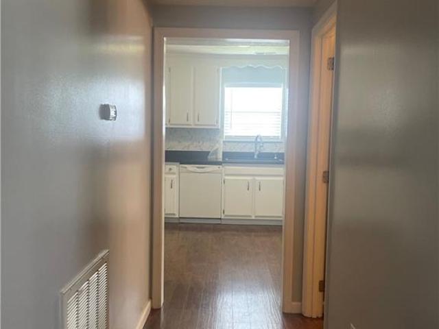 18 Harrogate LN