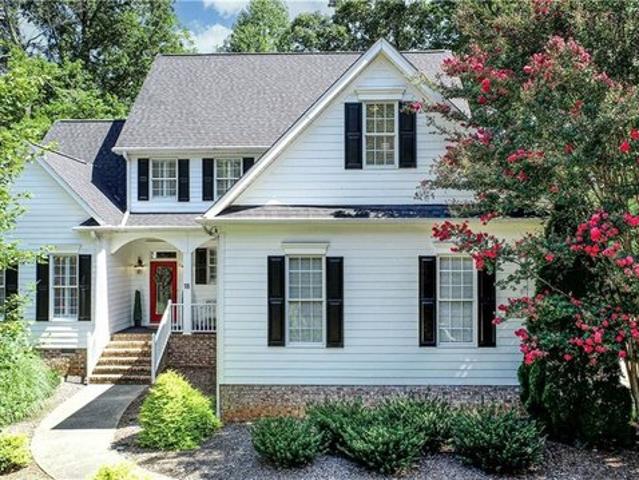 18 Heathrow Ct, Greensboro, NC 27410