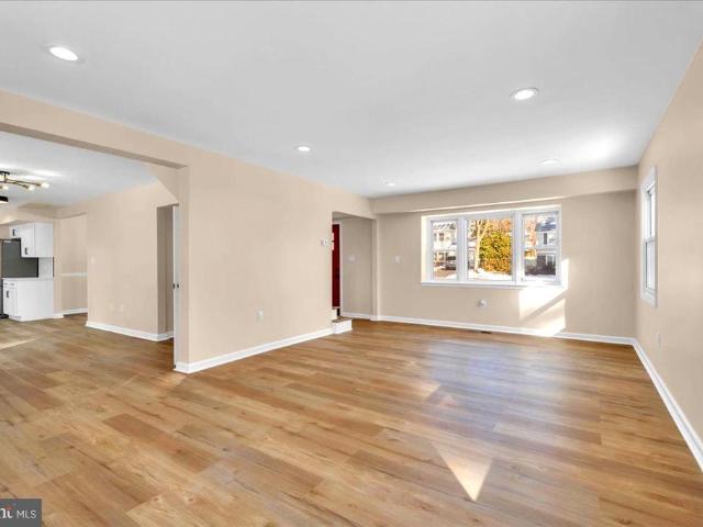 18 Hinsdale Lane