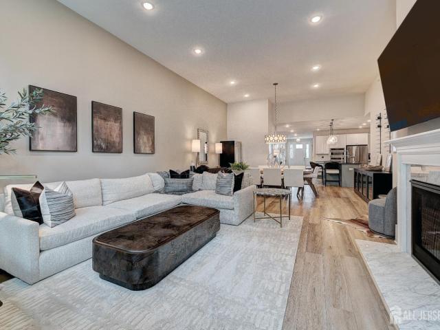 18 Hillandale Drive
