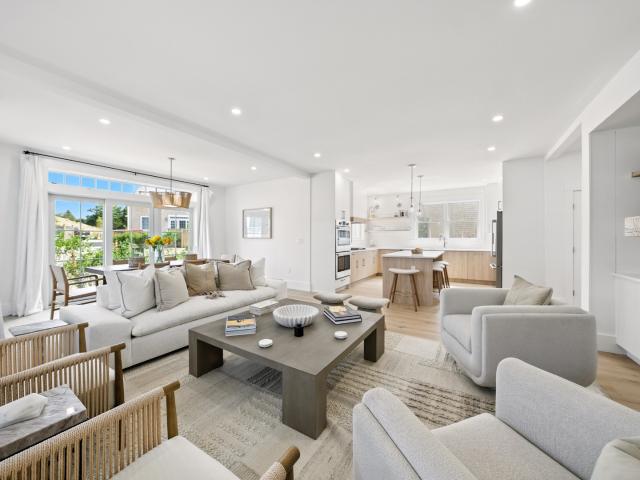 18 Honeysuckle Dr, Nantucket, MA 02554 | MLS #93007