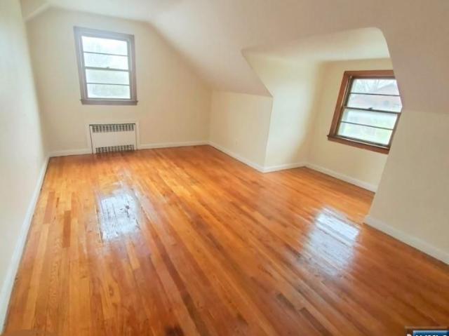18 Howard Avenue 2, Clifton, US, NJ