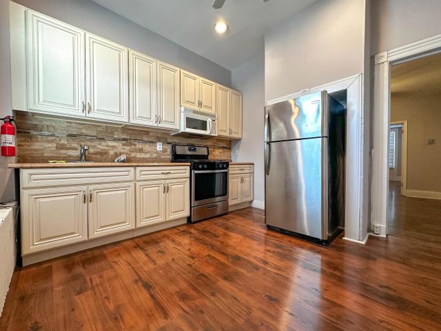 18 Howard Pl # 1