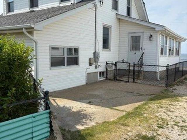 18 Howard Rd, Bayville, NY 11709