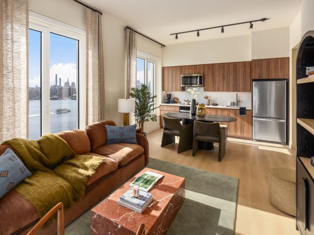 18 INDIA Street 2502S