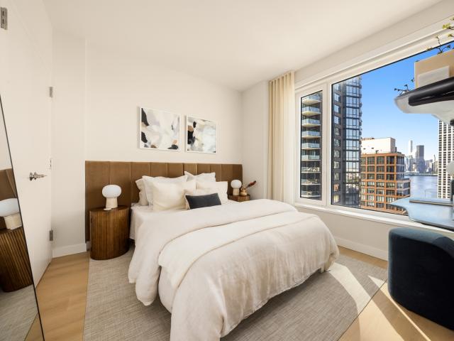 18 INDIA Street 647P