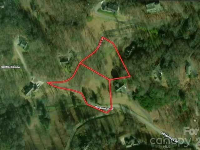 18 Indian Hills Dr, Whittier, NC 28789