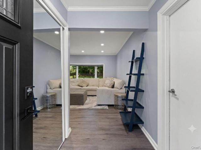 18 Jean Lane
