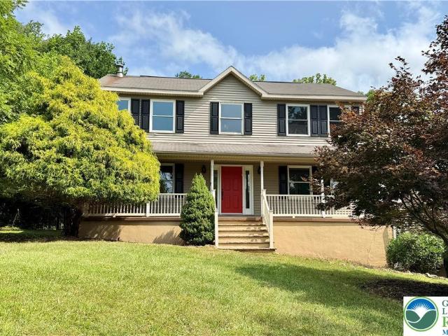 18 Joan Street