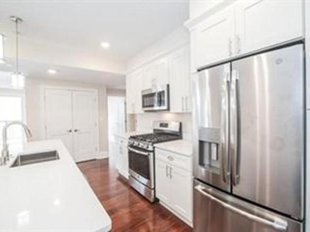 18 Johnson Ave Apt 3, Quincy, MA 02169