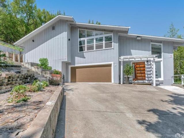 18 Juniper Dr, Lafayette, CA 94549
