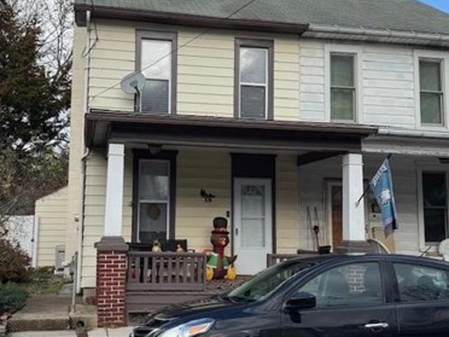 18 Jury St, Highspire, PA 17034