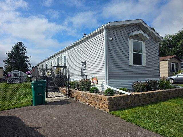 18 Kalmia Dr, Duluth, MN 55810