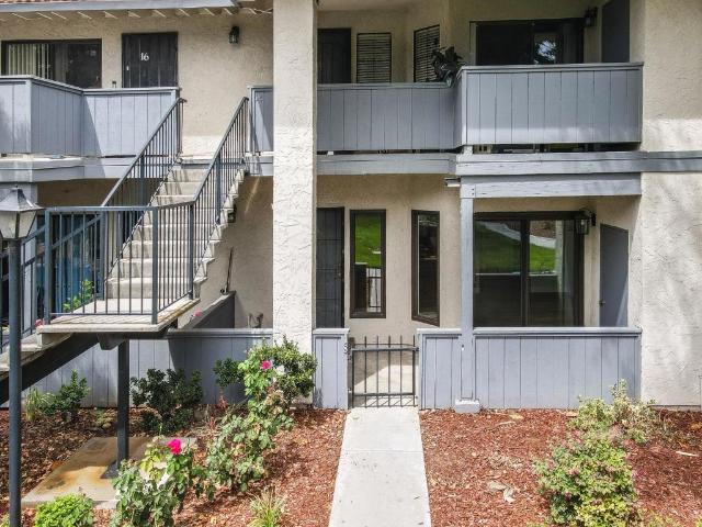 18 Kenbrook Circle