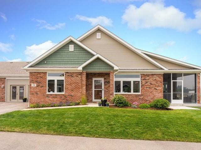 18 Kloe Ln Unit 18, Sycamore, IL 60178