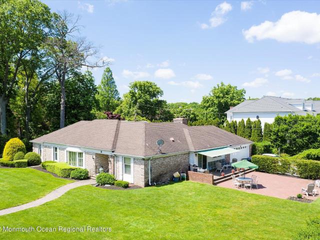 18 Lady Bess Drive