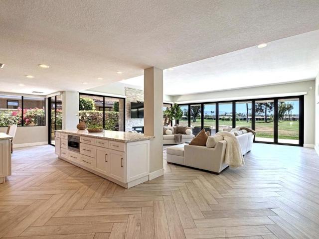 18 Lafayette Drive