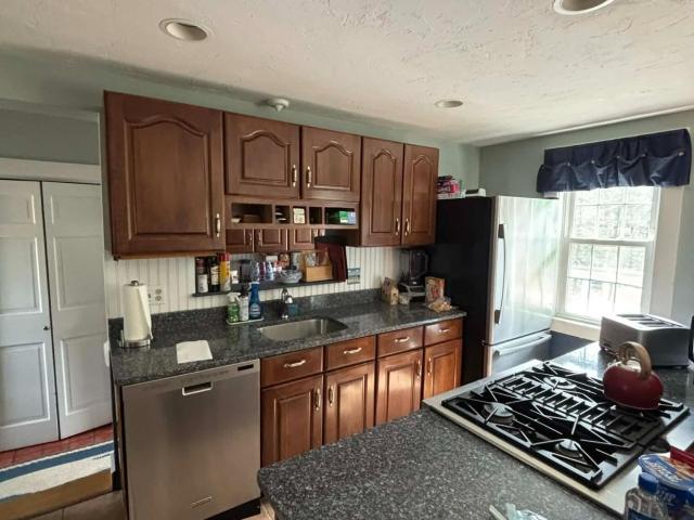 18 Lakeview Drive