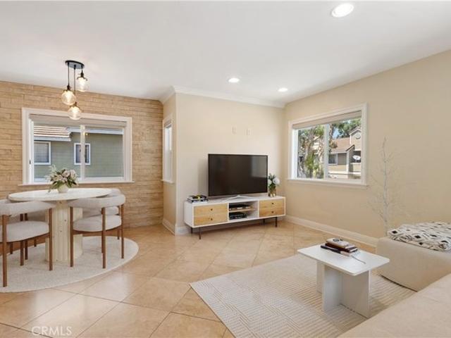 18 Laurel Ln, Aliso Viejo, CA 92656