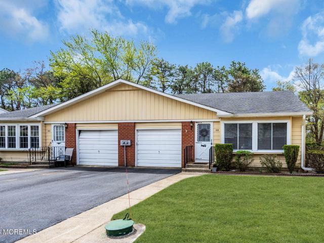 18 Lenape Dr, Unit B, Whiting, NJ 08759 | MLS #22610 | Compass