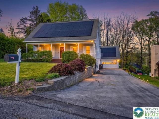 18 Lenape Trl, Upper Mt Bethel Township, PA 18343