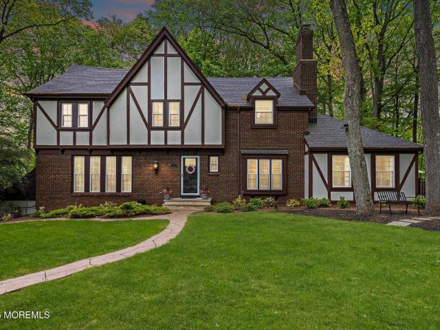18 Lefferts Court