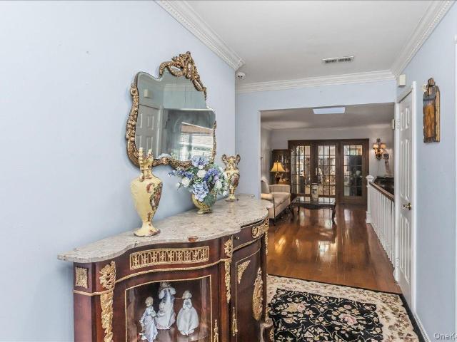 18 Linden Avenue