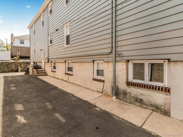 18 Lindsey Street