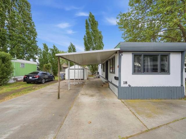 18 Log Ln, Richland, WA 99354