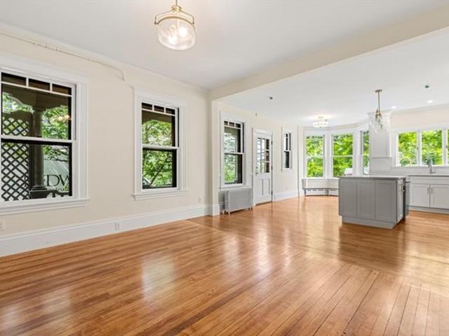 18 Loring Ave Unit 1, Salem, MA 01970
