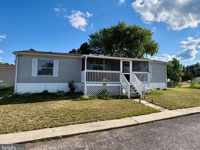 18 McKinley Dr, Millville, NJ 08332