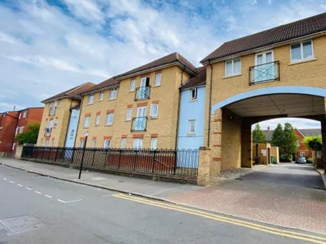 18 Manchester Court, Custom House, London, E16 3GZ, United Kingdom | 2 bed apartment for rent #165527533 | Rentberry
