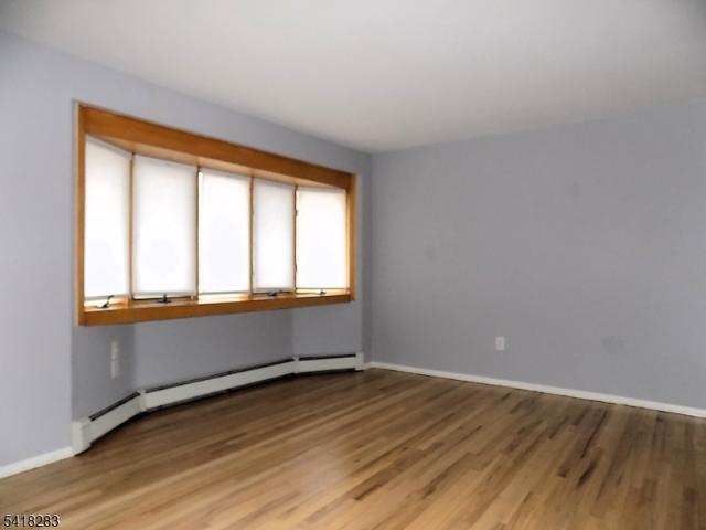 18 Mandeville Ave