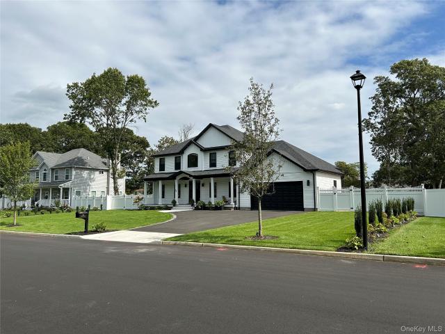 18 Manhattan Avenue